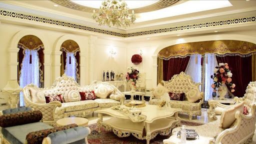 Manoj Gaur's Palatial Bungalows in Lutyens Delhi and Noida