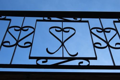 शीर्ष 18 स्टील बाल्कनी रेलिंग डिझाइन कल्पना - तुमच्या घराच्या ...