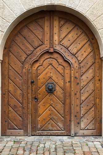 ഒരു സ്വതന്ത്ര വീടിനുള്ള 20+ പ്രധാന പ്രവേശന വുഡൻ ഡോർ ഡിസൈൻ ഓപ്ഷനുകൾ