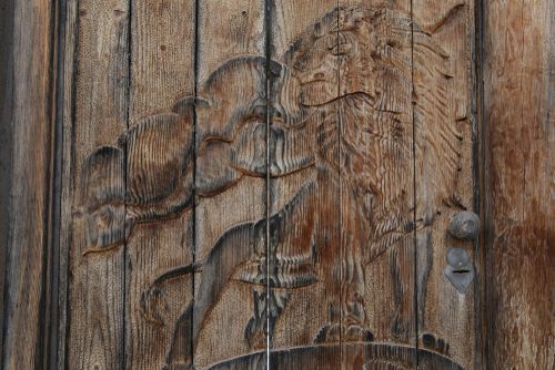 15 Carved Doors Ideas for a Wooden Entrance to Your Home