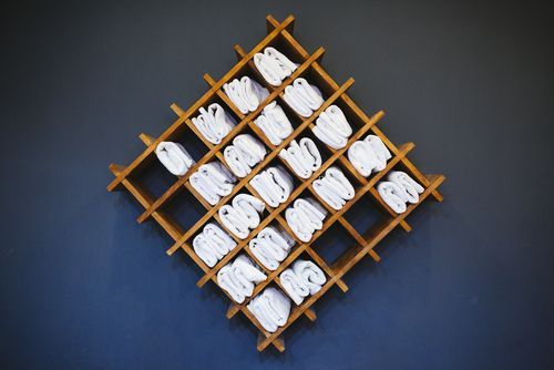 15 Bathroom Towel Racks to Utilize the Space Properly