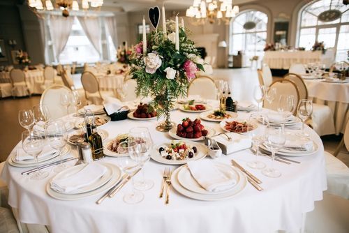 20 Dining Set Designs Perfect for Lavish Dinner Parties