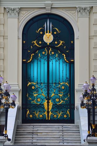 20 Double Door Design Ideas for a Royal Look to Your Home