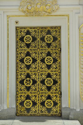 15 Carved Doors Ideas for a Wooden Entrance to Your Home