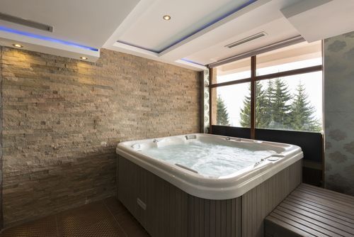 20 Bathroom Jacuzzi Designs for a Lavish Living Space