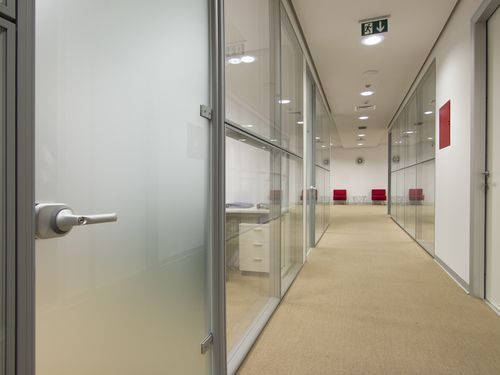 15 Aluminium Door Design Ideas for a Commercial Space
