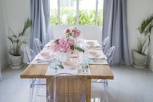 15 Dining Table Set Ideas to Be the Perfect Host for Dinner Parties