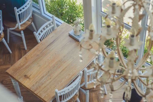 15 Dining Table Decor Ideas to Host Lively Dinners in Your Home