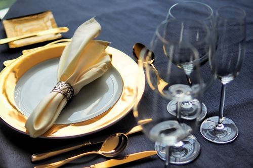 15 Dining Table Mats- Photos and Placements
