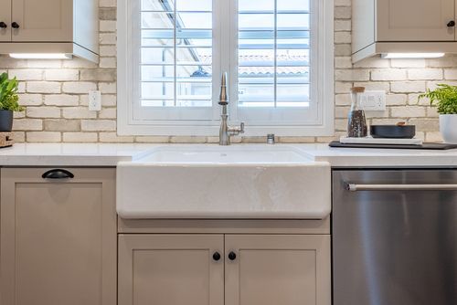 15 Ways to Use Kitchen Design with Window for Better Ventilation