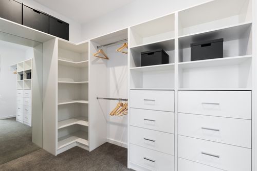 20 White Wardrobe Design Ideas for Your Apartment