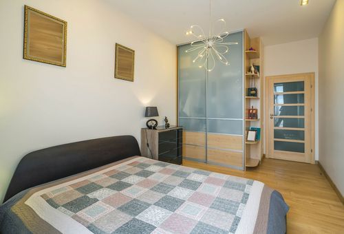 15 Double Colour Wardrobe Design Options for Your Room