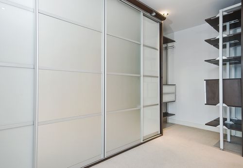 15 Iron Wardrobe Design Tips for a Good Look