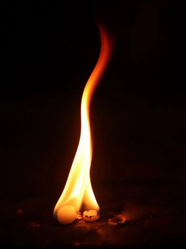 8 Vastu Benefits Of Burning Camphor In The House