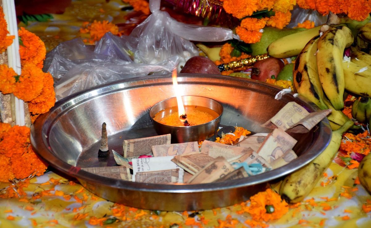 15 Vastu Tips For Navratri Pooja - To Bring Positive Energy to Your Home