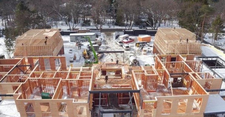 𝐃𝐫𝐚𝐤𝐞 𝐇𝐨𝐮𝐬𝐞 in Toronto - Details, Photos, Other Drake Properties & More