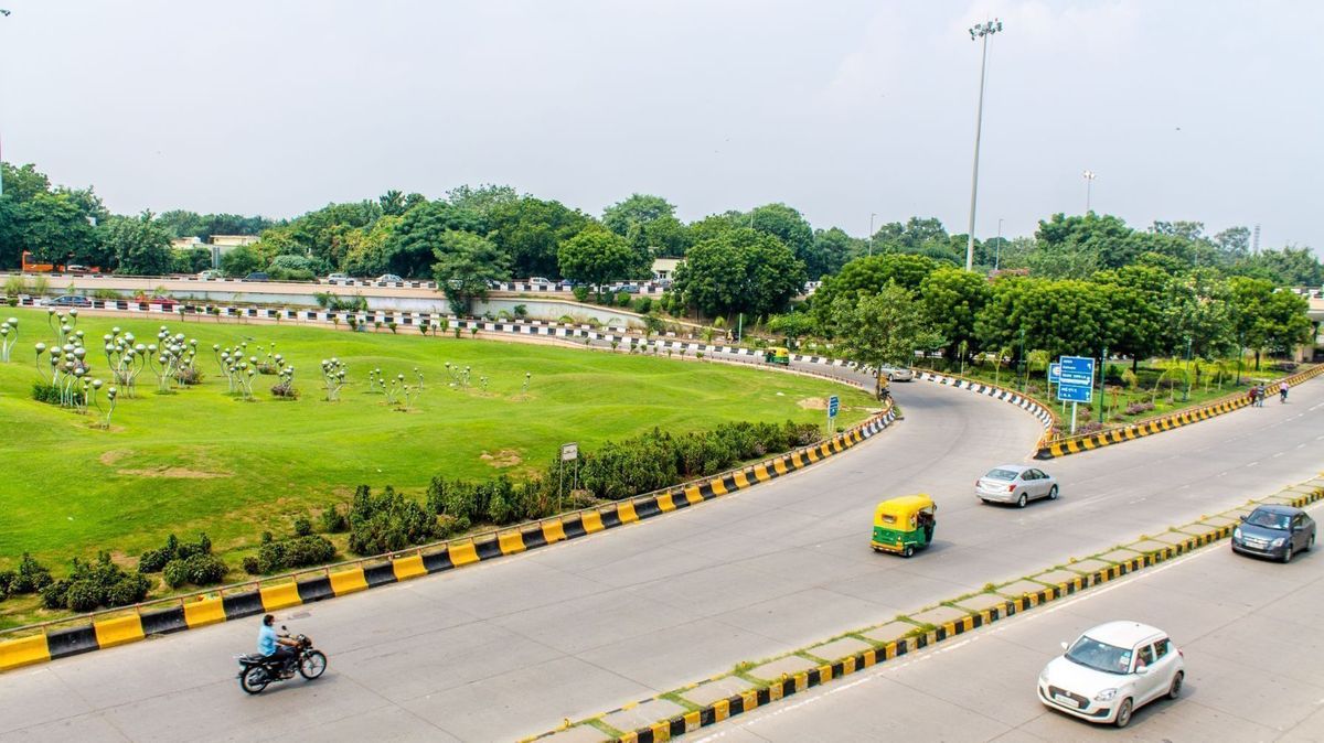 Nehru Place Metro Station Delhi - Route Map, Food Mall, And Nearby ...