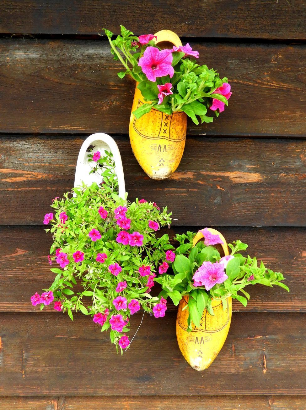 Modern Flower Vase Design Ideas - Handmade to Wooden & More