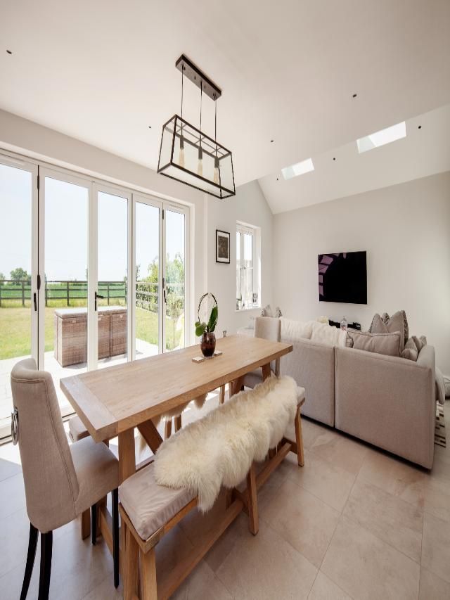 7 Dining Bench Designs for Comfortable Seating