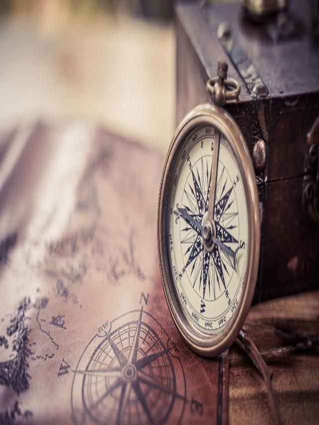 Vastu Compass & Its Uses for Wealth and Prosperity