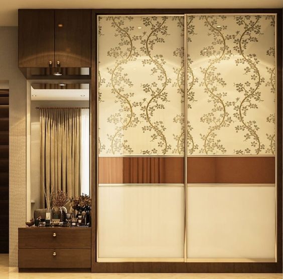 Dressing table plus almirah store