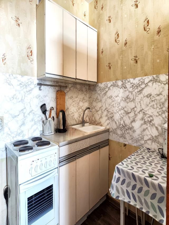 7 Small Kitchen Hacks for Modern Homes