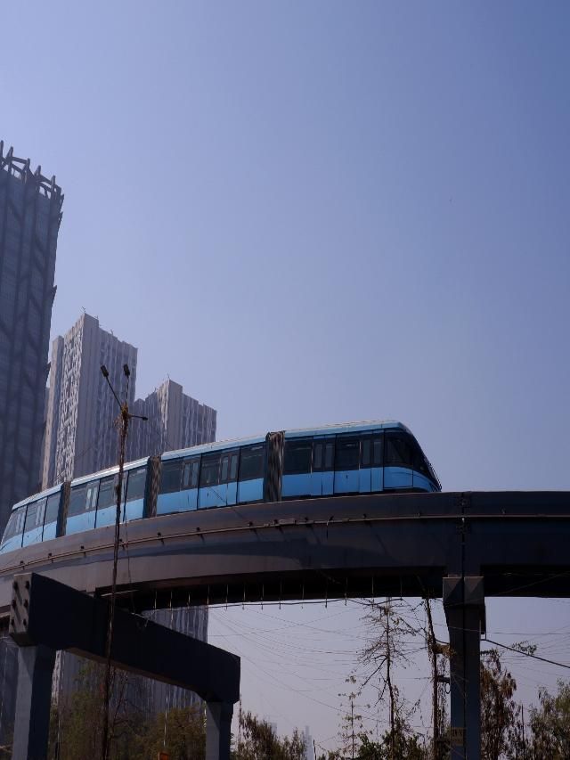 7 Quick Facts about Western Express Highway Metro Station