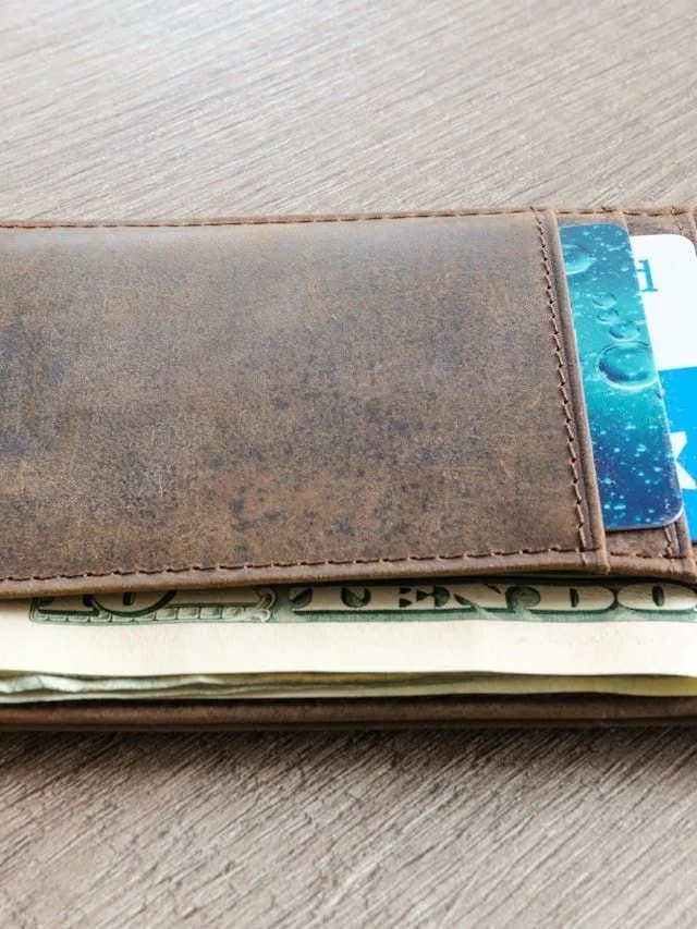 Vastu for Wallet - 7 Things You Should Keep