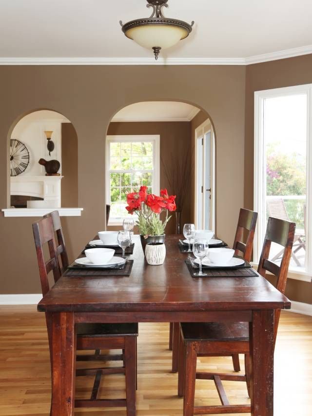 7 Dining Table Vastu Mistakes to Avoid at Home