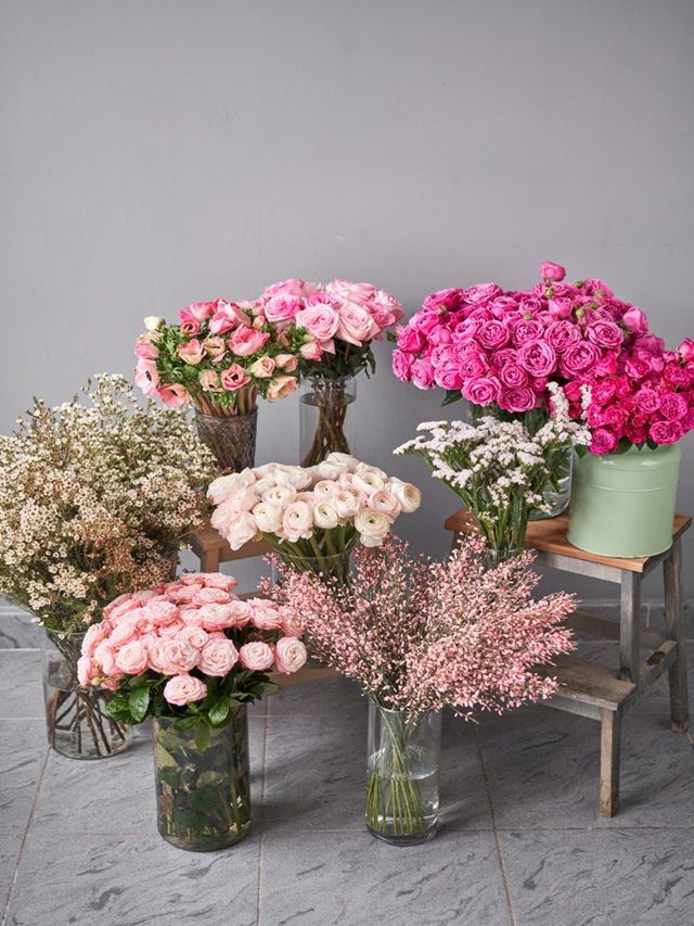 7 Beautiful Flowers to Decorate Your Home This Wedding Season