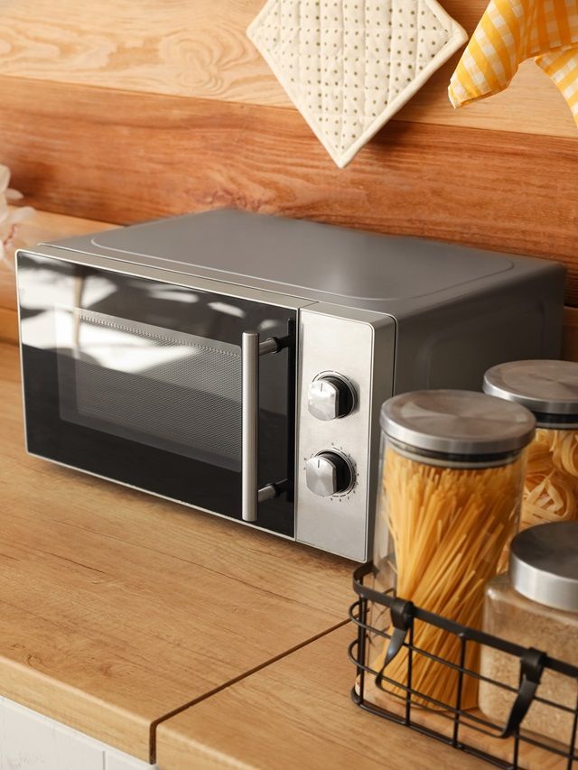 7 Vastu Tips for Placing Your Microwave in the Kitchen