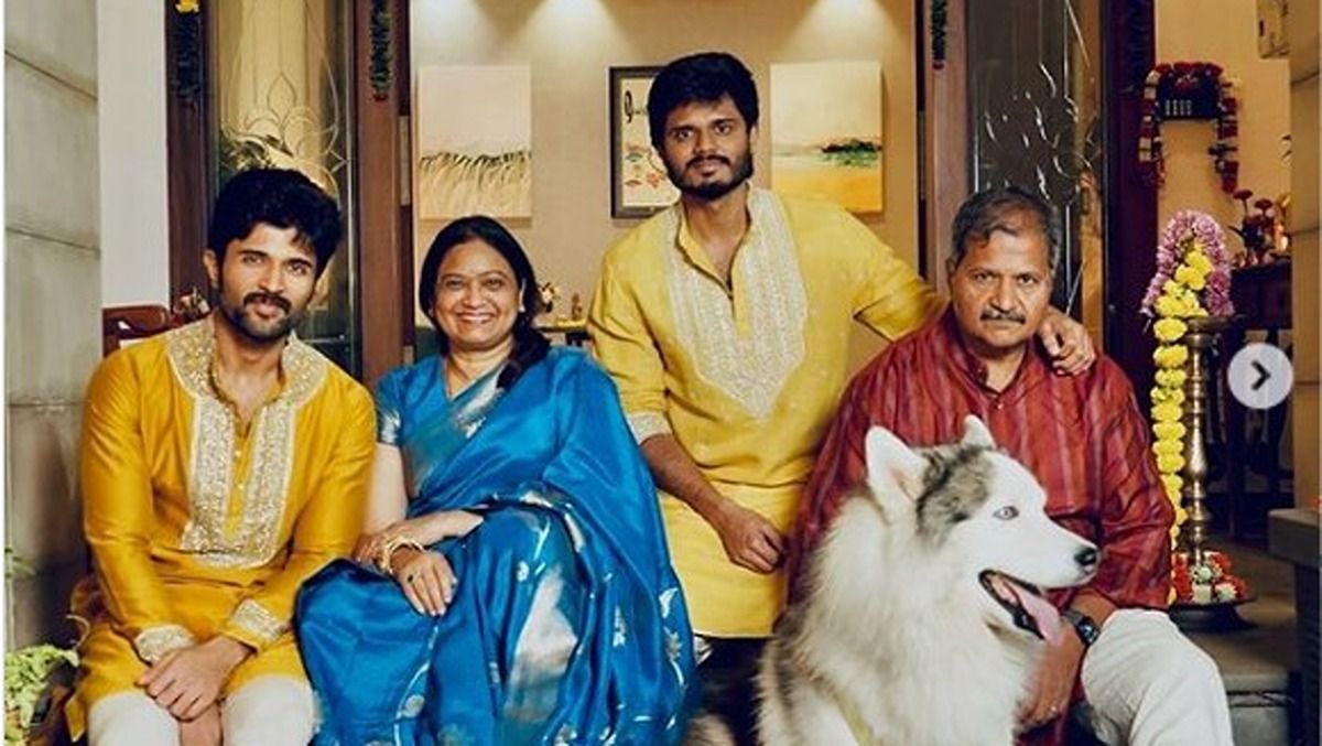 విజయ్ దేవరకొండ ఇంటి చిరునామా, ధర, ఫోటోలు మరియు ఇంటీరియర్స్