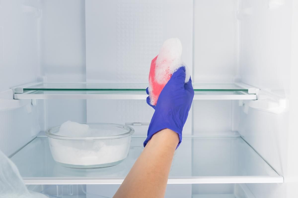 Hacks for Deep Cleaning Your Kitchen & Kitchen Cleaning Tips