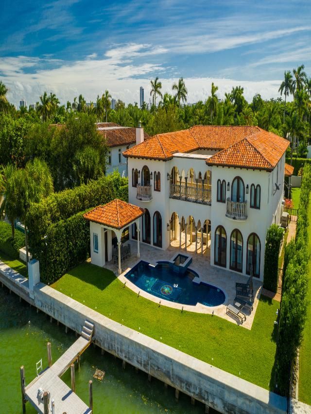 5 Bollywood Films Shot at Real Lavish Mansions