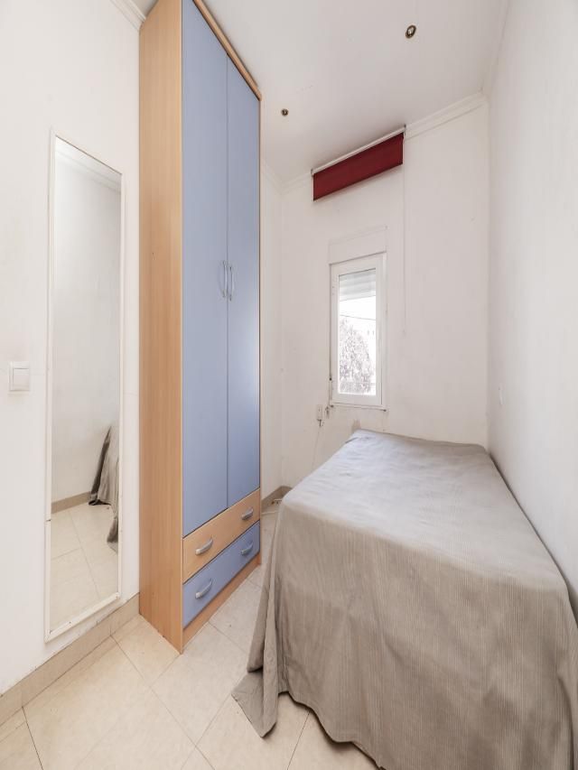 6 Modern Two-Color Wardrobe Design Ideas