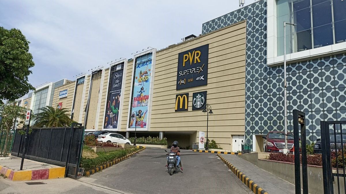 Lulu Mall Lucknow - Largest Shopping Mall in Uttar Pradesh