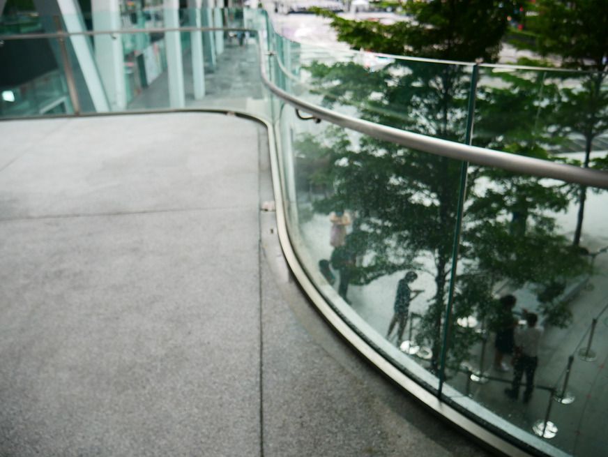 Use These 18 Modern Style Glass Railing Design for Balcony for a ...