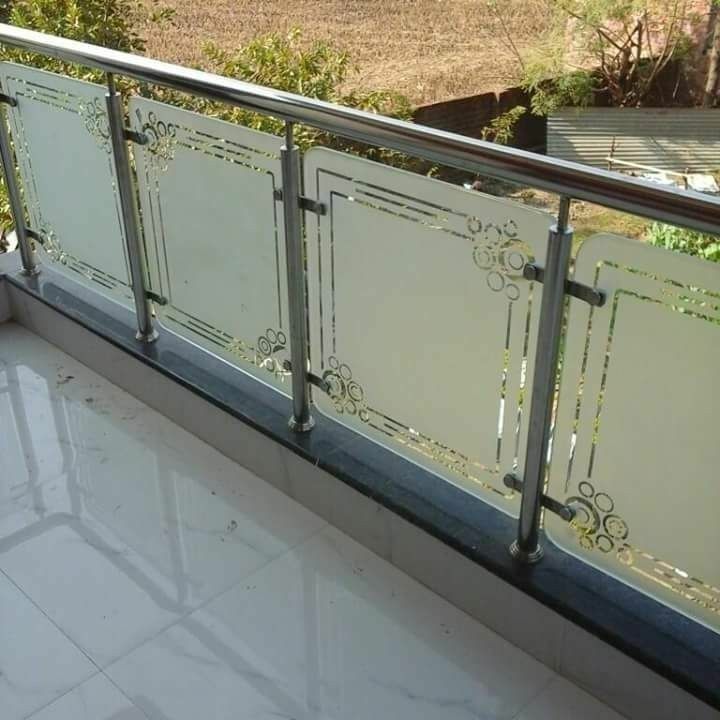Use These 18 Modern Style Glass Railing Design for Balcony for a ...