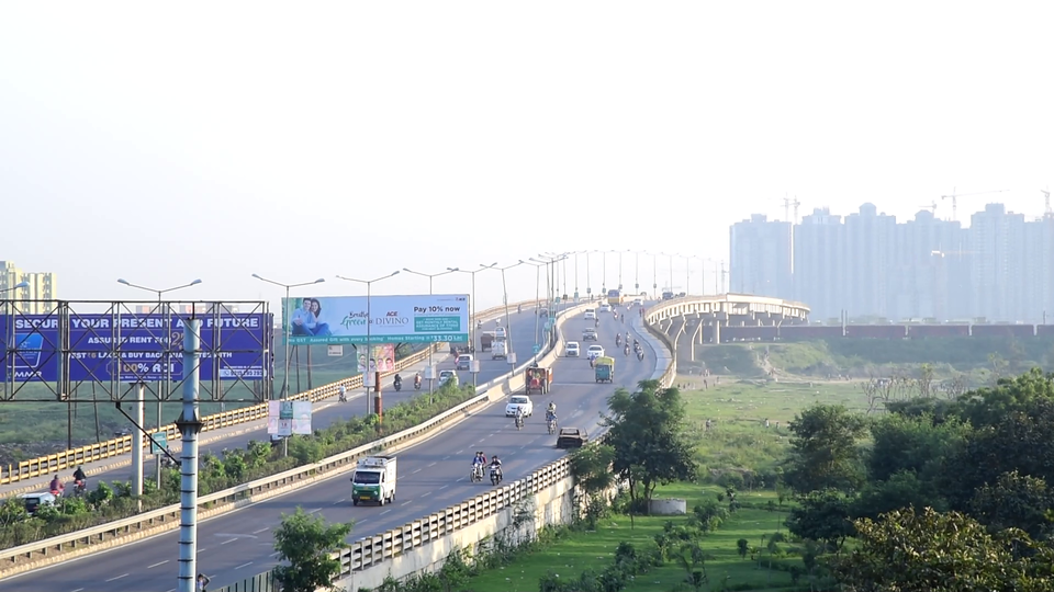 NH-24 Corridor: Proximity to job hubs increases plot demand