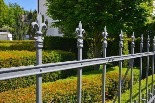 Garden Compound Wall Design | Fasci Garden