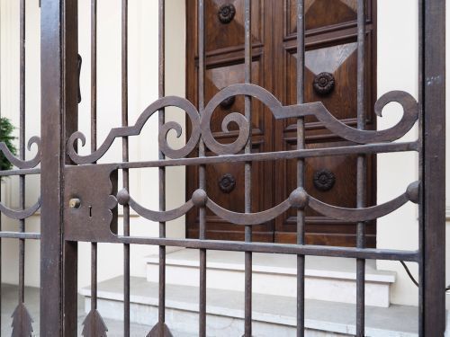 15 Home Front Steel Grill Design Ideas for a Unique Look
