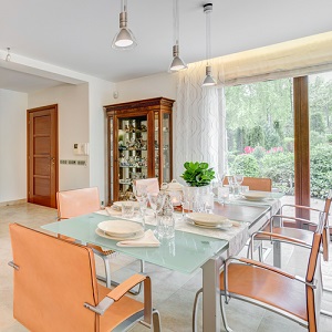 15 Dining Table Decor Ideas to Host Lively Dinners in Your Home