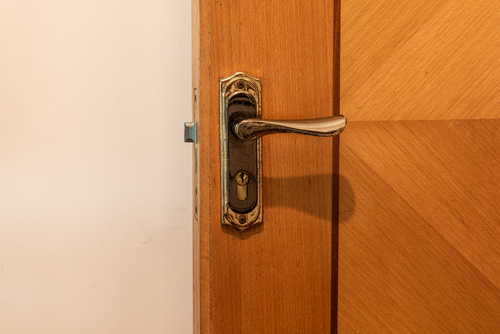 15 Door Handle Design Ideas for a Chic and Urban Look