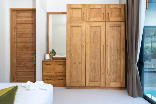 15 Almirah Designs in Room Wall