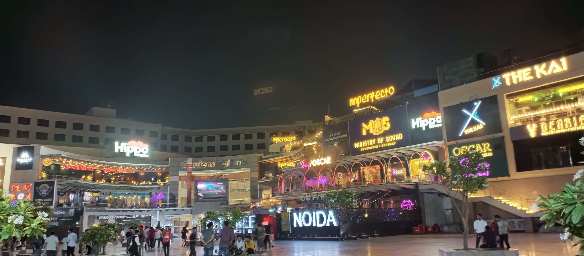 नोएडा में 8 सर्वश्रेष्ठ मॉल - बेहतरीन खरीदारी, भोजन और मनोरंजन अनुभव के लिए