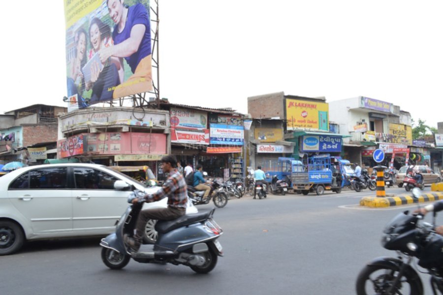 Navrangpura in Ahmedabad Overview | Rating | Reviews | Rates & Trends ...