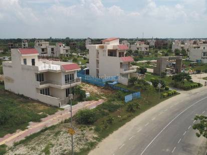 gaur yamuna city lake view villas in Yamuna Expressway, Greater Noida ...