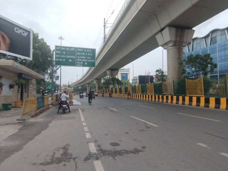 Wave Silver Tower in Sector 18, Noida: Price, Brochure, Floor Plan, Reviews