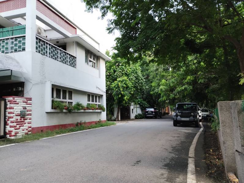 Flats in Jor Bagh, New Delhi - 33+ Apartments by BHK / Budget