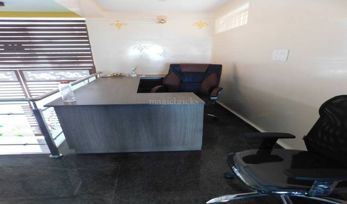 SLC For Ladies PG in Domlur Near professional couriers